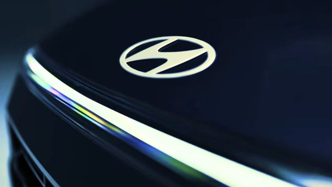 Hyundai Just Dropped a Teaser for the New i20 and It Looks Wild ...